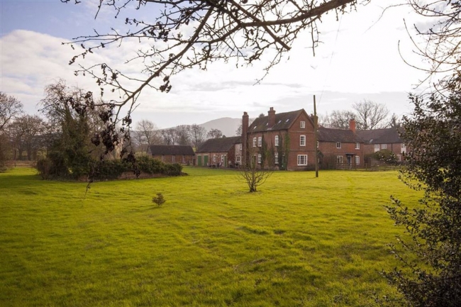 Manor Farm, Leebotwood, Church Stretton, Shropshire, SY6 6NA - Holland ...