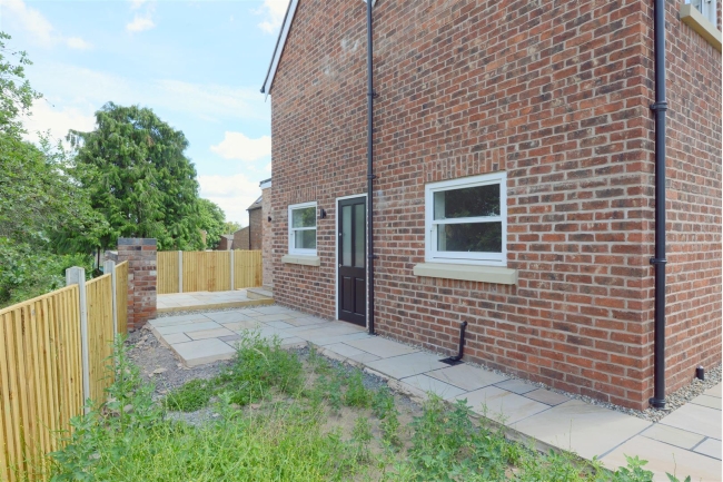 3 Canal Side, Castlefields, Shrewsbury, Shropshire, SY1 2RS - Holland ...