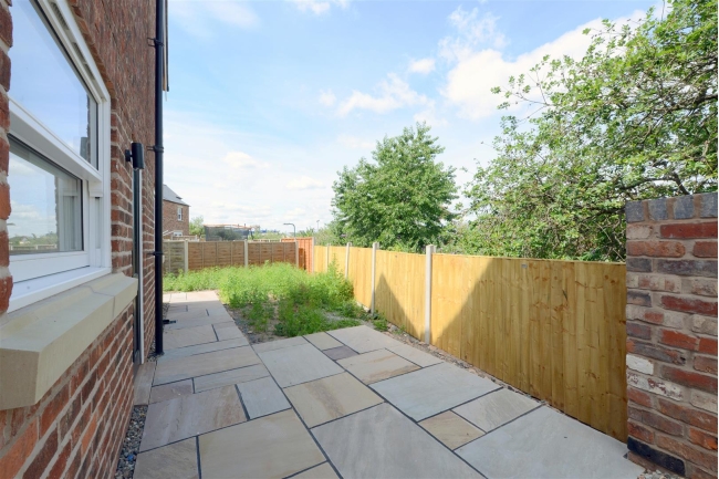 3 Canal Side, Castlefields, Shrewsbury, Shropshire, SY1 2RS - Holland ...